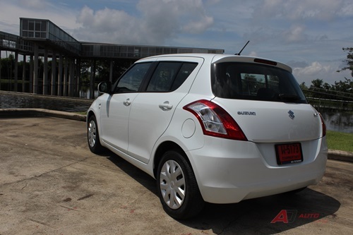 Full Drive : Suzuki Swift M/T บันเทิงความเร็ว...ราคาเบากระเป๋า ...